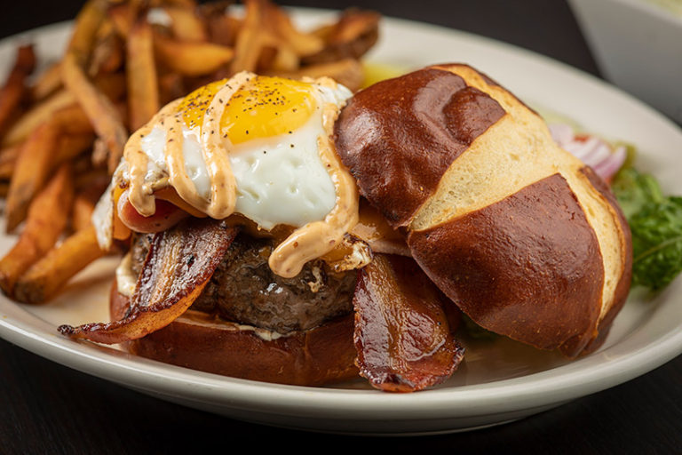 Illusion Café - Bar&Grill - Your Neigherbood Hang Out Place
